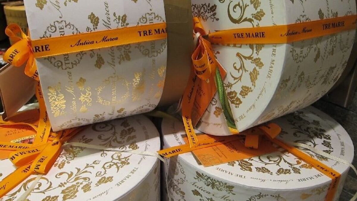 Christmas Panettone packages - Flavor of Italy (Wendy Holloway)