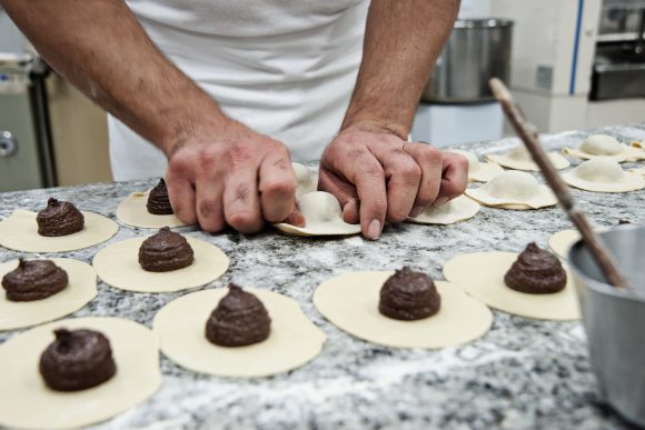 A chat with the 6th generation owner of the oldest Modica chocolate ...